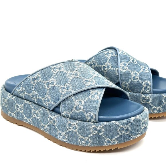 Gucci | Shoes | Gucci Gg Monogram Supreme Angelina Platform Slides ...